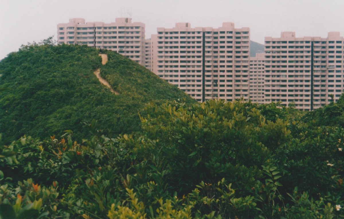 A WALK ACROSS THE ROOFTOPS – TravelWriterLife